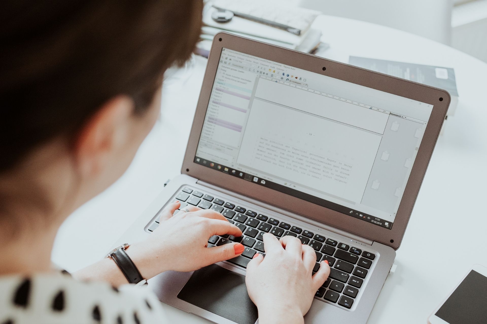 Corrector de libros: quién es y qué opciones tengo